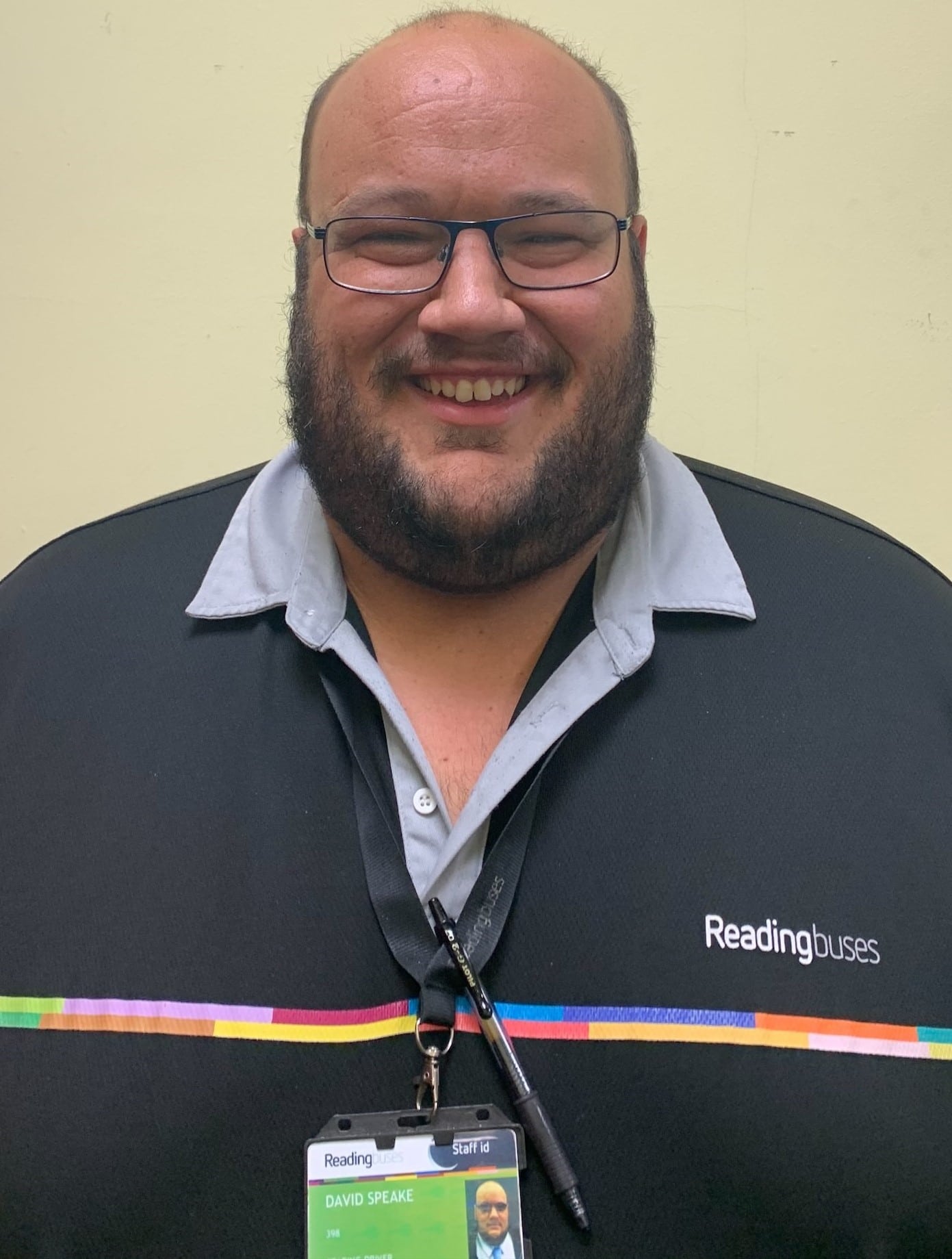 Award for Reading Buses driver who surprised young passenger with sign ...