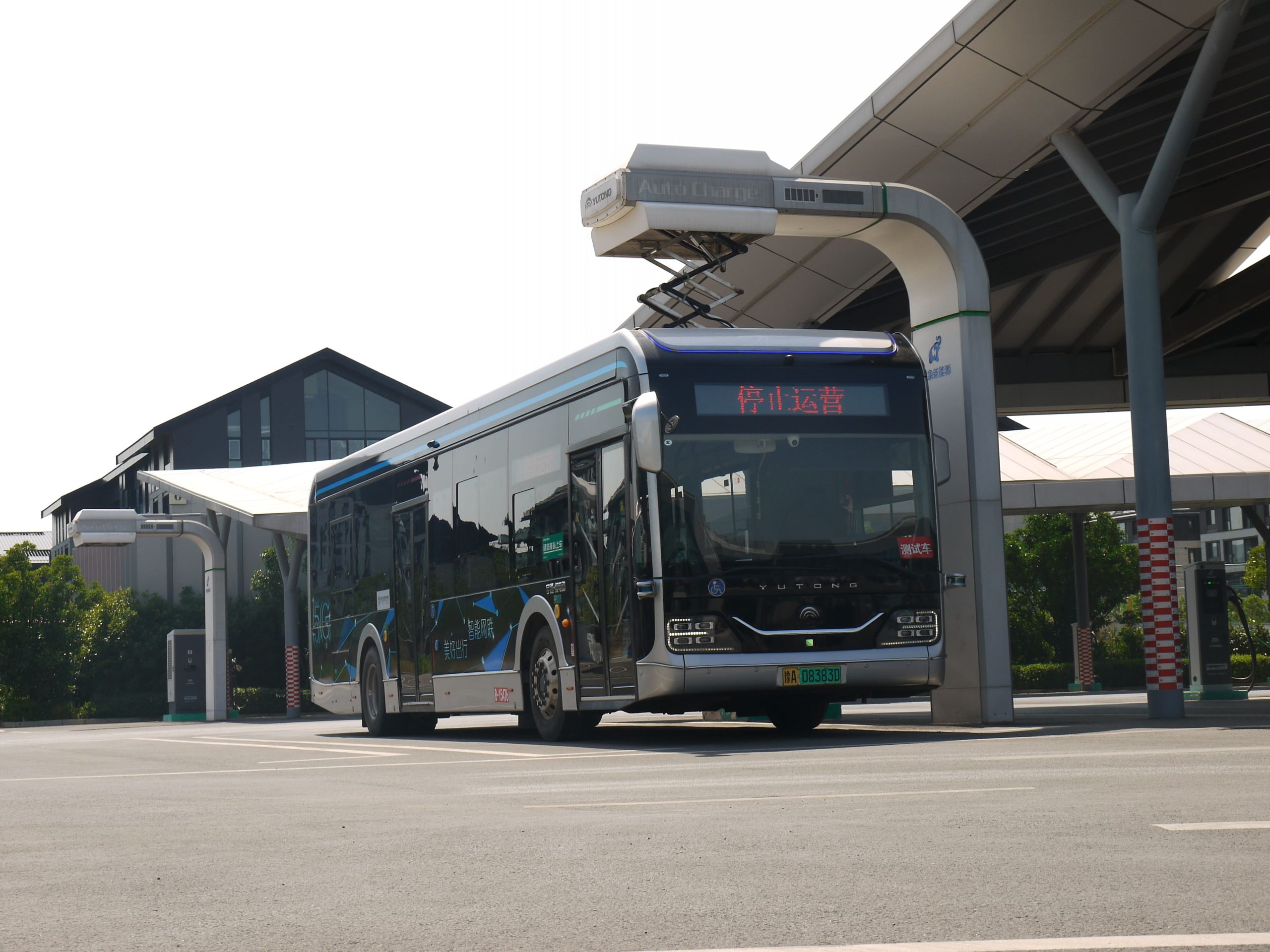 Yutong showcases the world's largest new energy bus factory