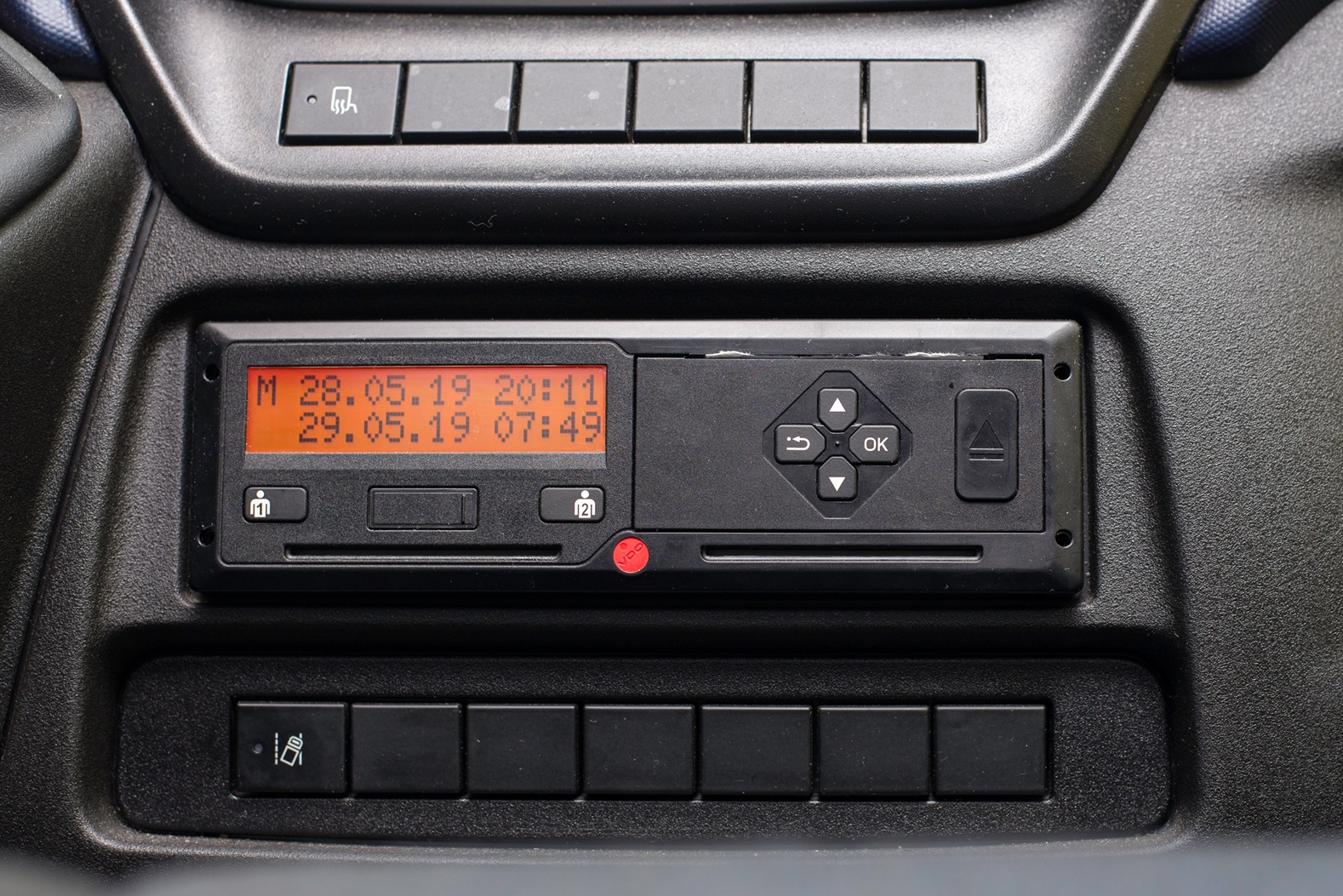 Smart tachograph retrofit: Be aware if you are a coach operator - routeone